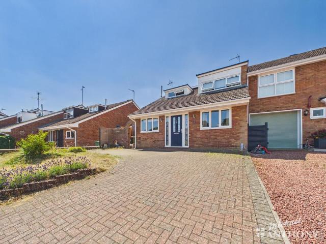 3 bedroom end of terrace house for sale