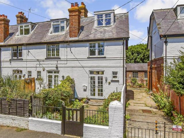 3 bedroom end of terrace house for sale