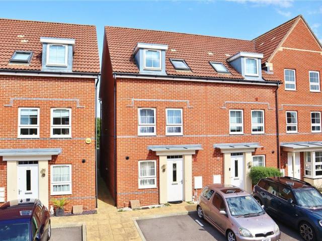 3 bedroom end of terrace house for sale