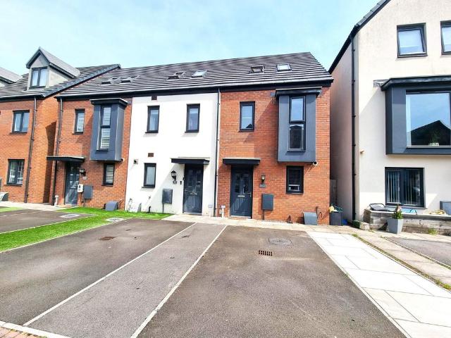 3 bedroom end of terrace house for sale