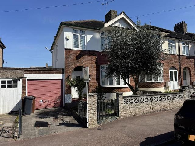3 bedroom end of terrace house for sale