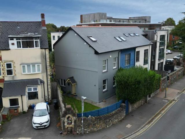 3 bedroom end of terrace house for sale
