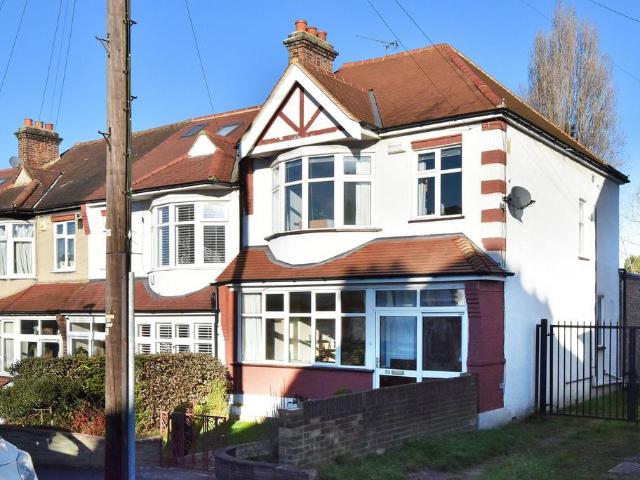 3 bedroom end of terrace house for sale