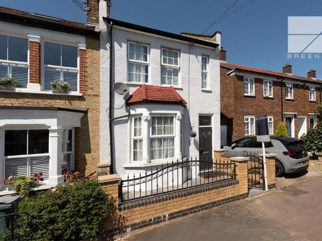 3 bedroom end of terrace house for sale