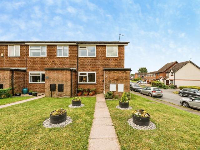 3 bedroom end of terrace house for sale
