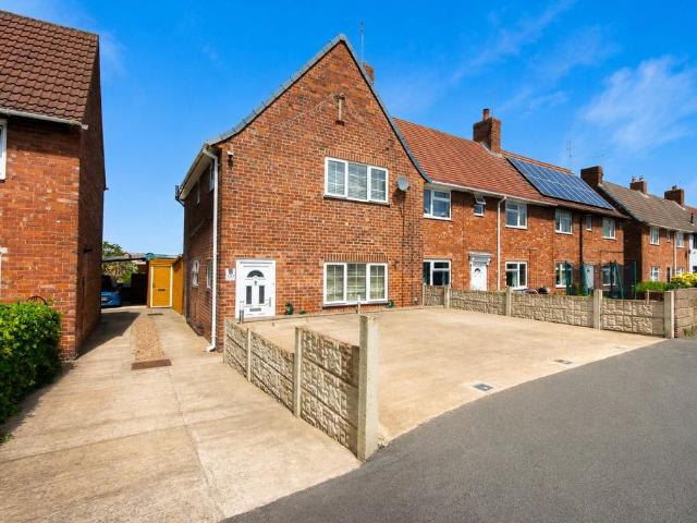 3 bedroom end of terrace house for sale