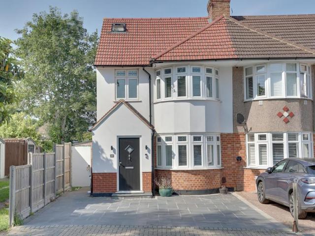 3 bedroom end of terrace house for sale