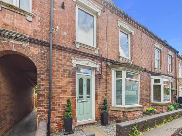 3 bedroom end of terrace house for sale