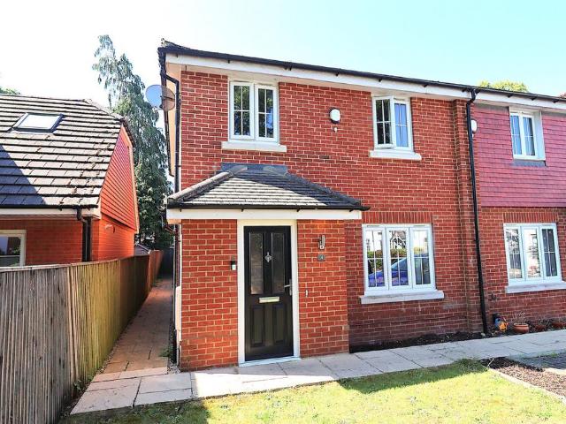 3 bedroom end of terrace house for sale
