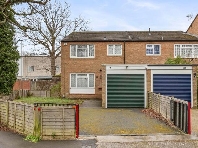 3 bedroom end of terrace house for sale