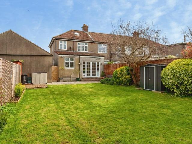 4 bedroom end of terrace house for sale