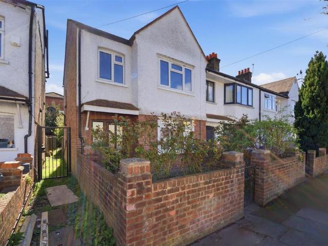 3 bedroom end of terrace house for sale