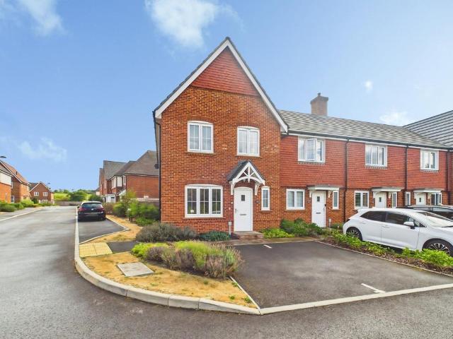 3 bedroom end of terrace house for sale