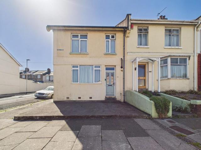 3 bedroom end of terrace house for sale