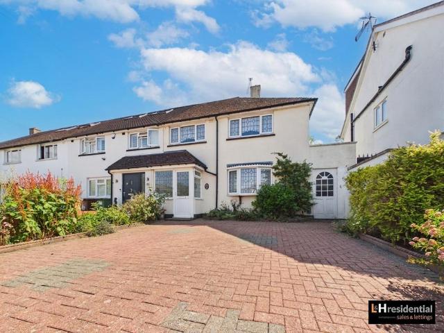 3 bedroom end of terrace house for sale