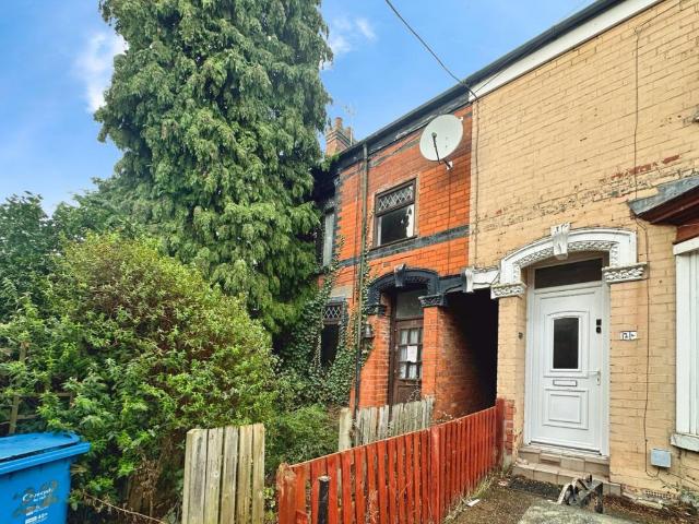 3 bedroom end of terrace house for sale