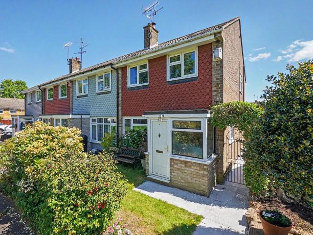 3 bedroom end of terrace house for sale