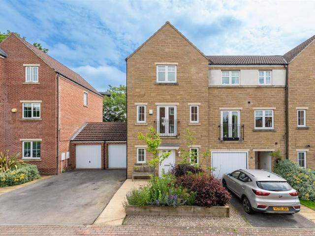 3 bedroom end of terrace house for sale