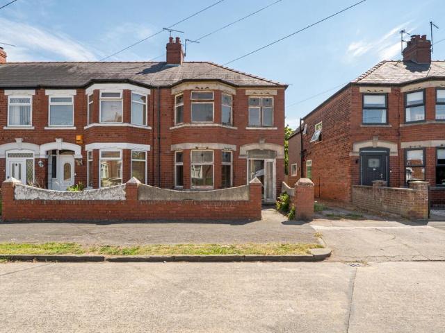 3 bedroom end of terrace house for sale