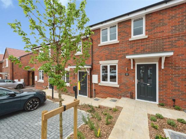 3 bedroom end of terrace house for sale