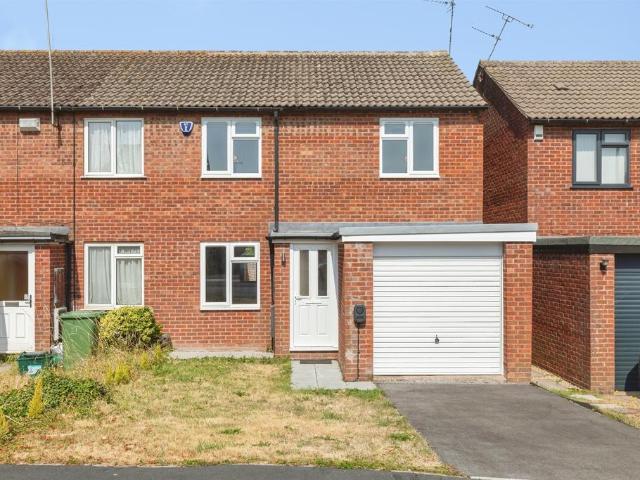 3 bedroom end of terrace house for sale