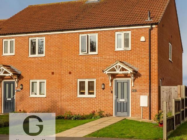 3 bedroom end of terrace house for sale