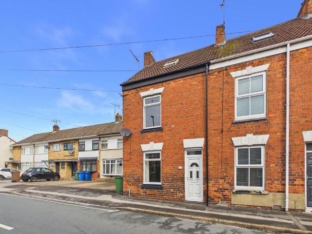 3 bedroom end of terrace house for sale