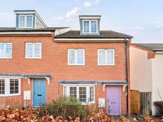 3 bedroom end of terrace house for sale