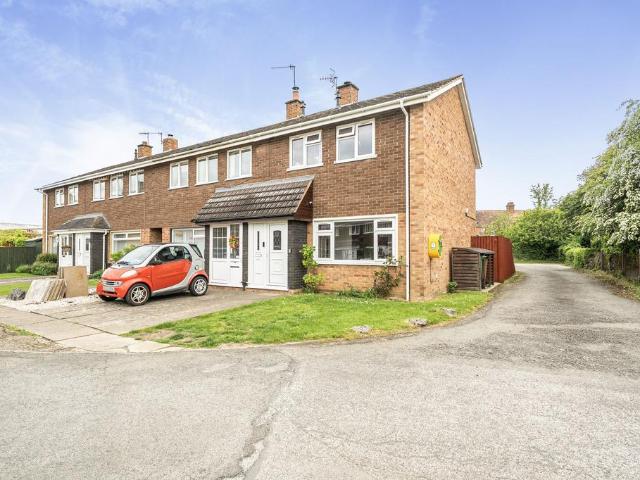 3 bedroom end of terrace house for sale