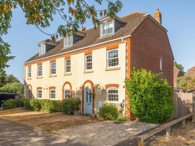 3 bedroom end of terrace house for sale