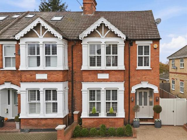 3 bedroom end of terrace house for sale