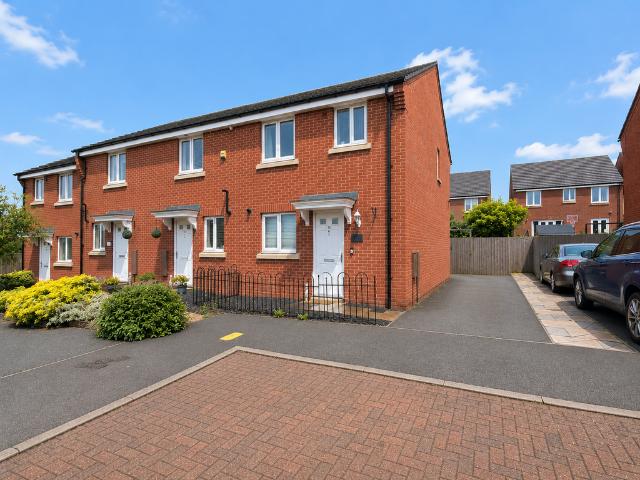 3 bedroom end of terrace house for sale