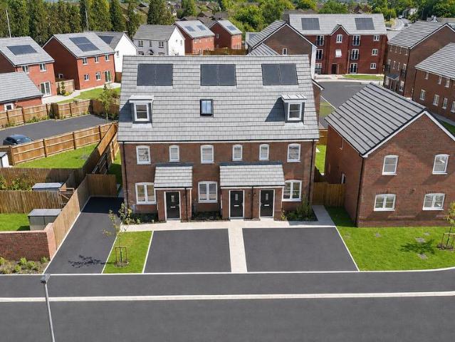 3 bedroom end of terrace house for sale