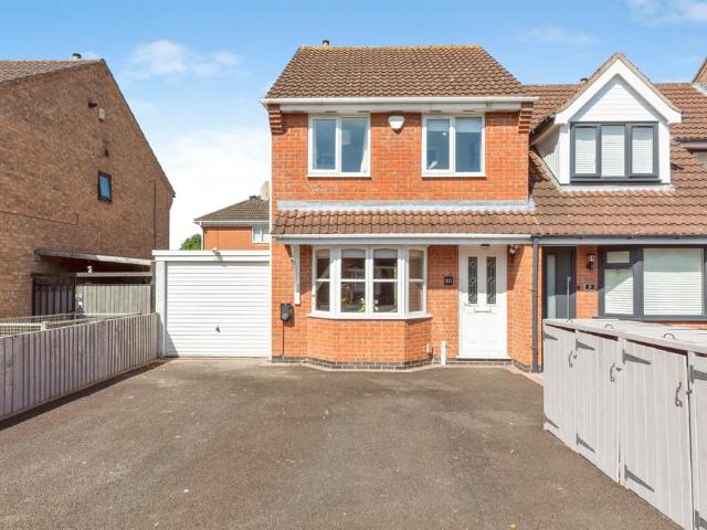 3 bedroom end of terrace house for sale