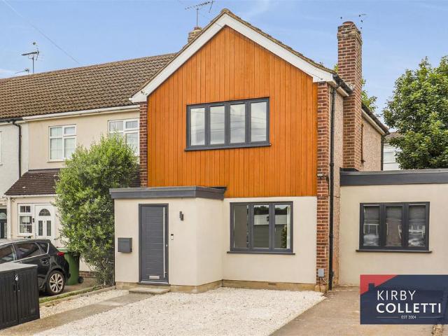 3 bedroom end of terrace house for sale