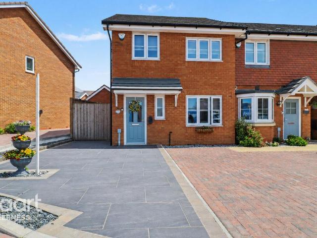 3 bedroom end of terrace house for sale
