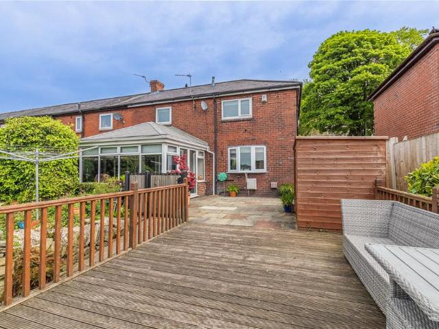 3 bedroom end of terrace house for sale