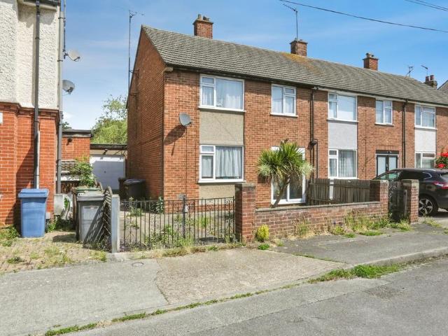3 bedroom end of terrace house for sale
