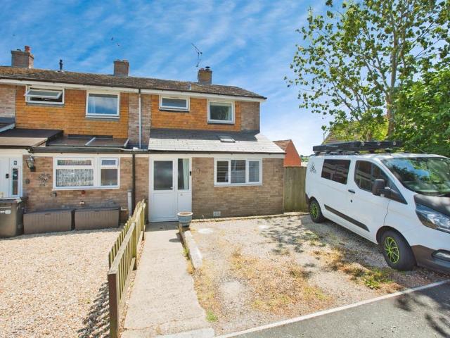 3 bedroom end of terrace house for sale