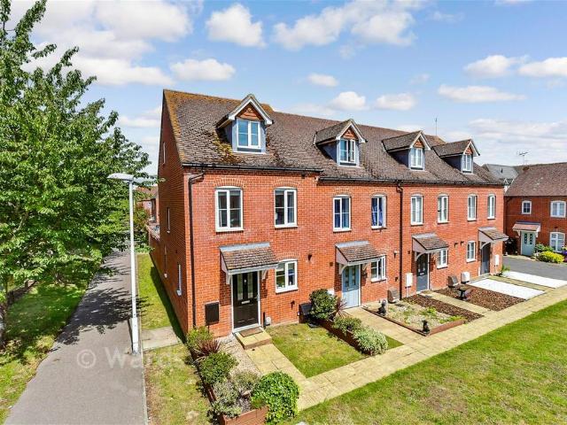 3 bedroom end of terrace house for sale