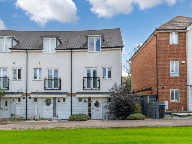 3 bedroom end of terrace house for sale