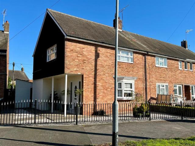 3 bedroom end of terrace house for sale
