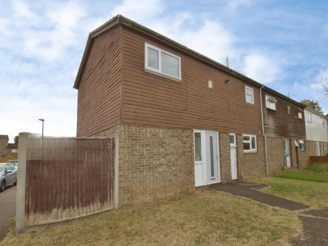 3 bedroom end of terrace house for sale