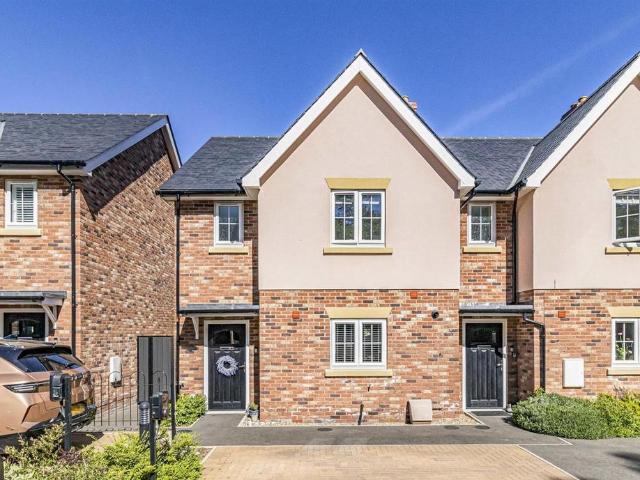 3 bedroom end of terrace house for sale