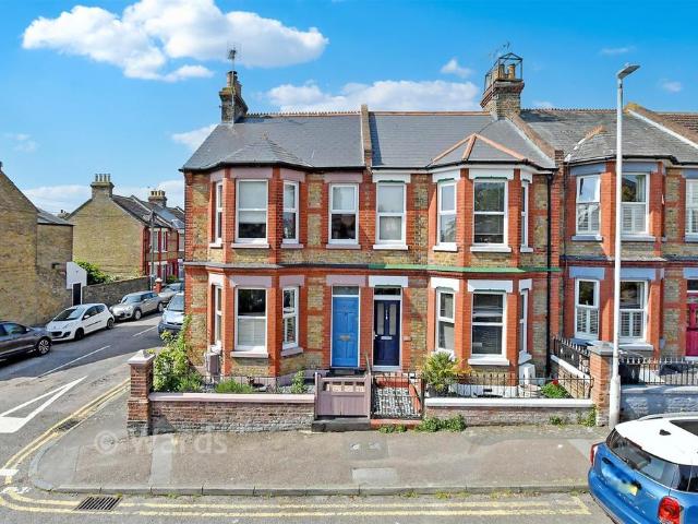 3 bedroom end of terrace house for sale