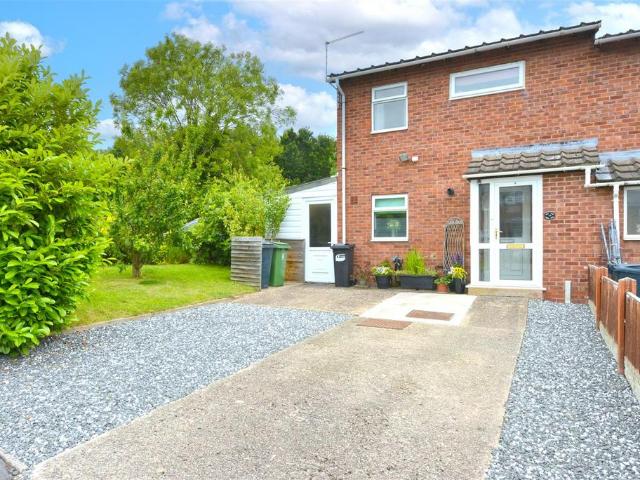 3 bedroom end of terrace house for sale