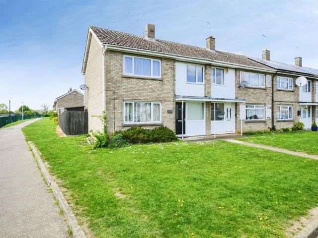 3 bedroom end of terrace house for sale