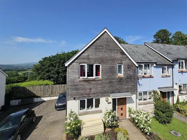 3 bedroom end of terrace house for sale