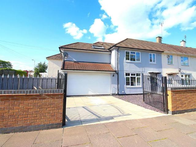3 bedroom end of terrace house for sale