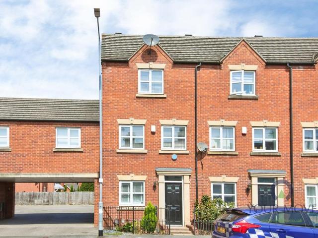 3 bedroom end of terrace house for sale